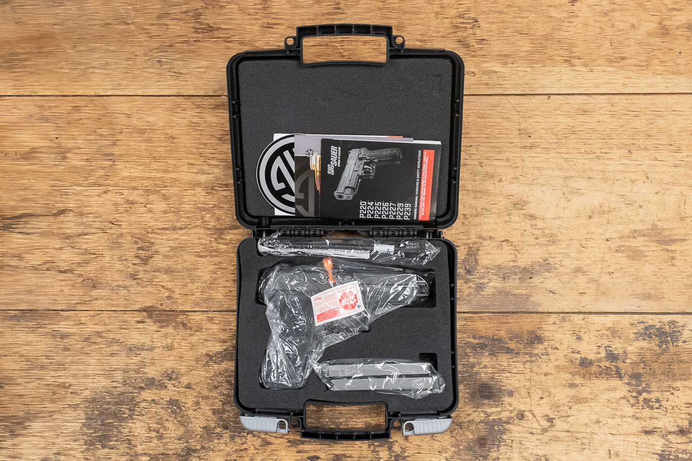 Sig Sauer P220R 45 DASA 8-Round Police Trade-in Pistol w/ Night Sights and 3 Mags (New In Box ...